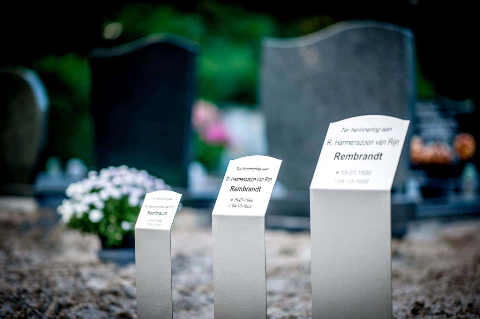Een tijdelijk grafmonument of grafmarkering? | Gravure85